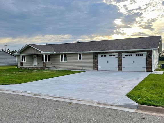 707 N Monroe St, Saint John, KS 67576 | MLS #11268627 | Zillow