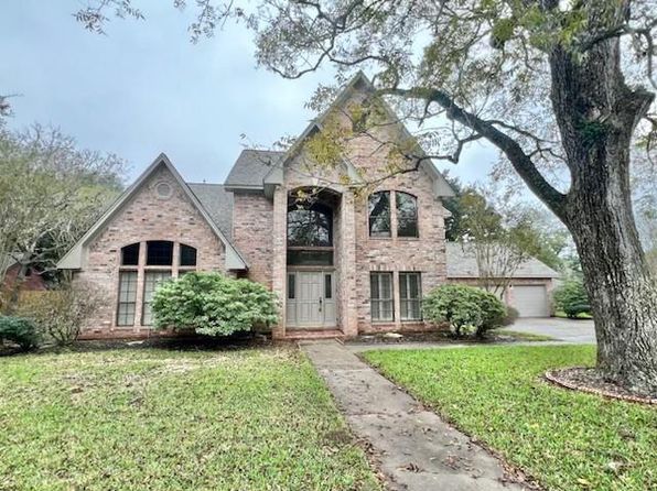 Homes for Sale in Lake Jackson TX with Pool | Zillow