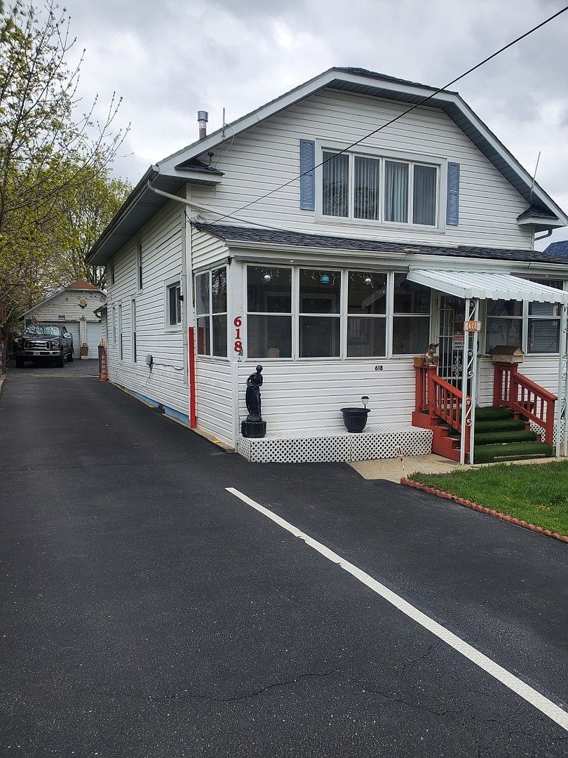 618 Sherman Ave, Elgin, IL 60120 | MLS #11762473 | Zillow