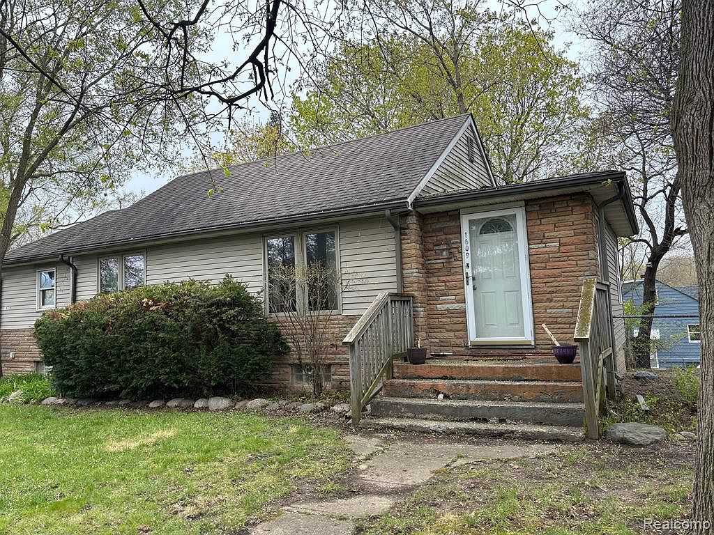 1609 N Telegraph Rd, Pontiac, MI 48340 | Zillow