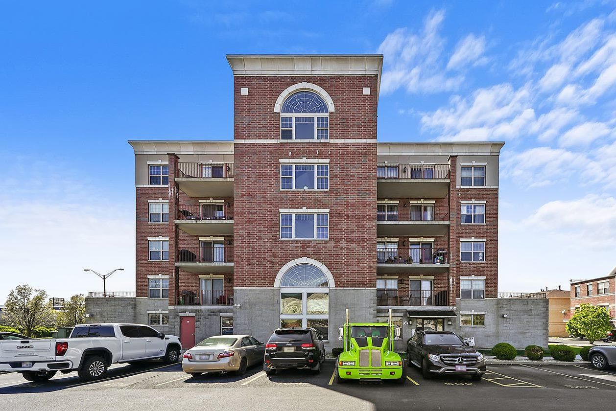 6636 W 65th St, Chicago, IL 60638 | Zillow