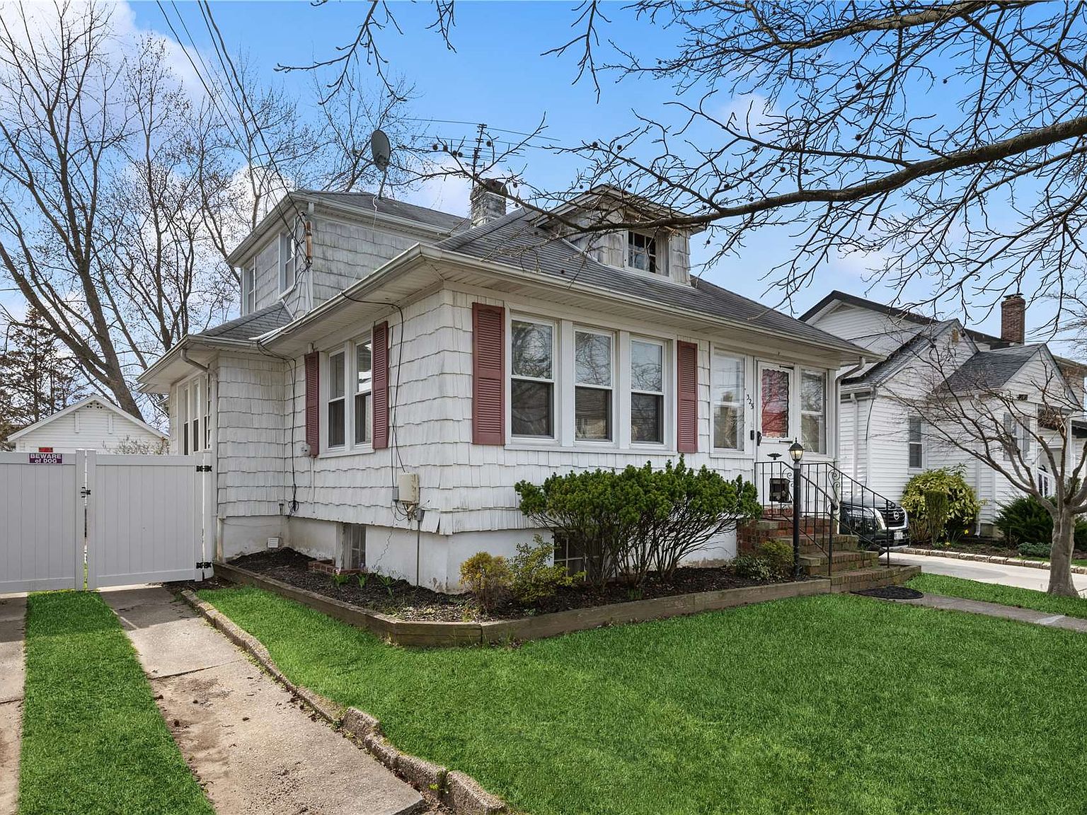 325 Franklin Avenue, Hewlett, NY 11557 | MLS #3540416 | Zillow
