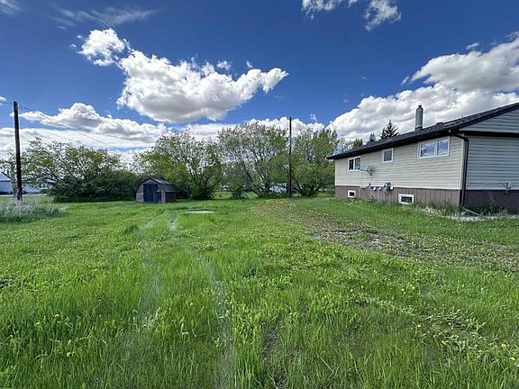 205 N 1st Ave W, Marsden, SK S0M 1P0 | MLS #A2110975 | Zillow