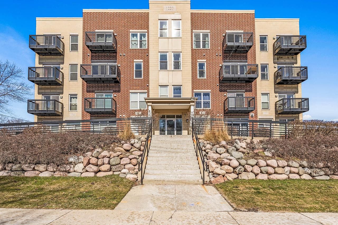 1220 East Locust STREET UNIT 209, Milwaukee, WI 53212 | Zillow