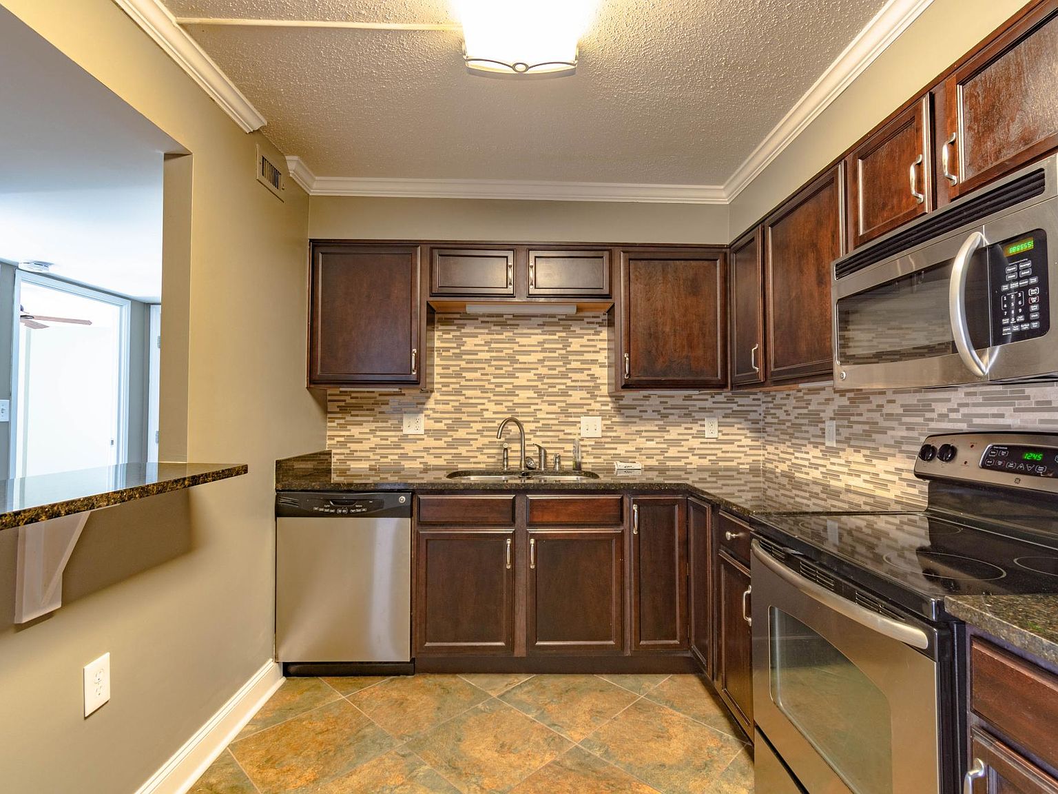 1131 Stringers Ridge Rd APT 2F, Chattanooga, TN 37405 | Zillow