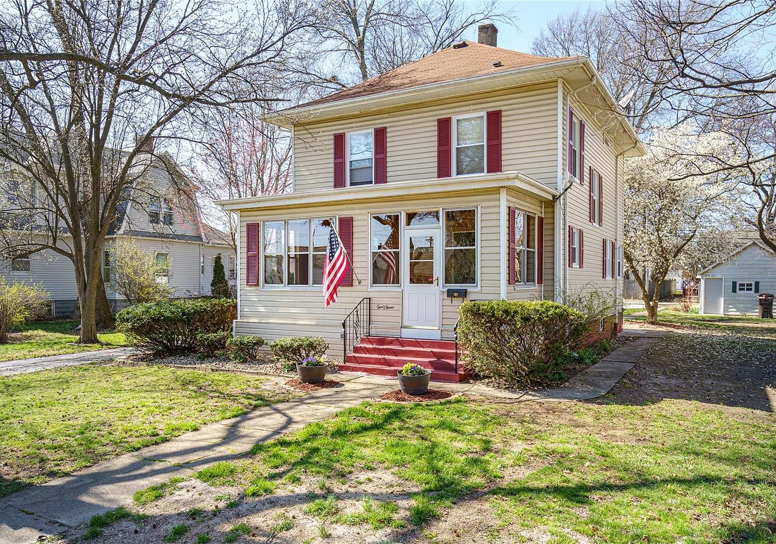 203 E Maple St, Gillespie, IL 62033 | Zillow