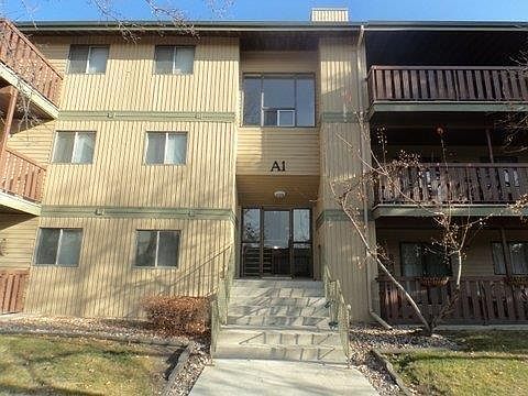 1121 McKercher Dr, Saskatoon, SK S7H 5B8 | Zillow