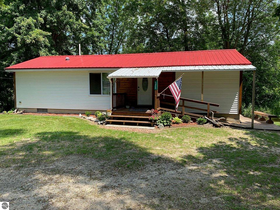 6324 River St, Riverdale, MI 48877 | MLS #1913005 | Zillow
