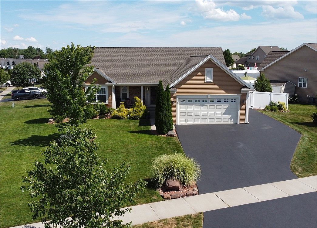 305 Talnuck Dr, Rochester, NY 14612 | Zillow