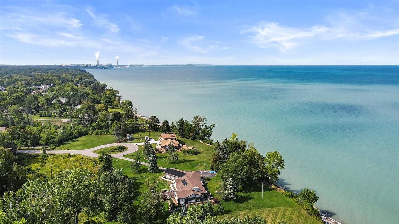 825 Waters Edge ROAD, Racine, WI 53402 | MLS #1847524 | Zillow