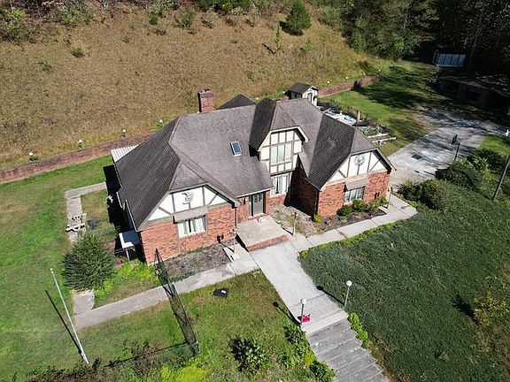 105 Rose Mountain, Oceana, WV 24870 | MLS #91717022679AUCN2 | Zillow