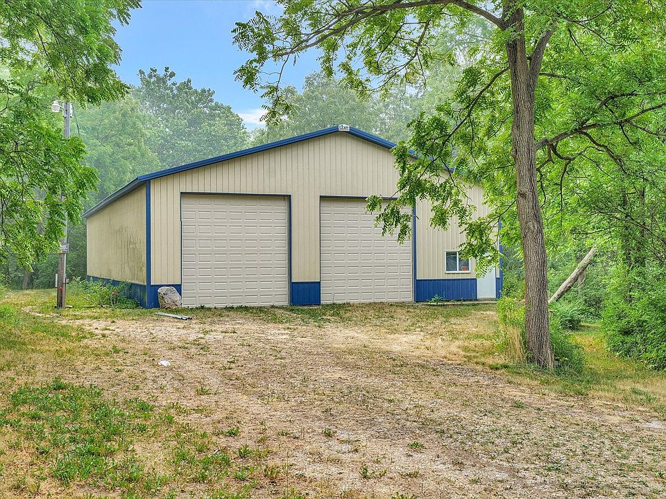 2582 Private Access 401 E, Mahomet, IL 61853 | Zillow