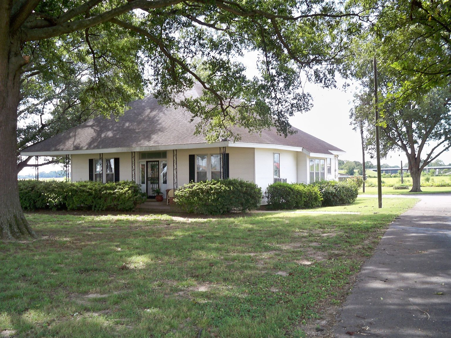 140 S Stewart St, Forrest City, AR 72335 | Zillow
