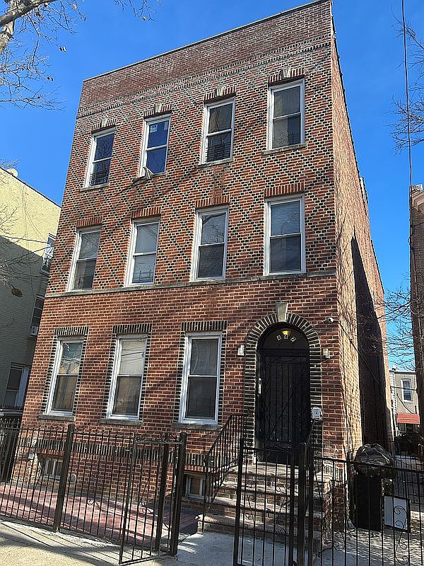 447 E 45th St #6, Brooklyn, NY 11203 | MLS #S1641998 | Zillow