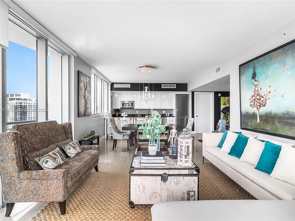 92 SW 3rd St Miami FL | Zillow