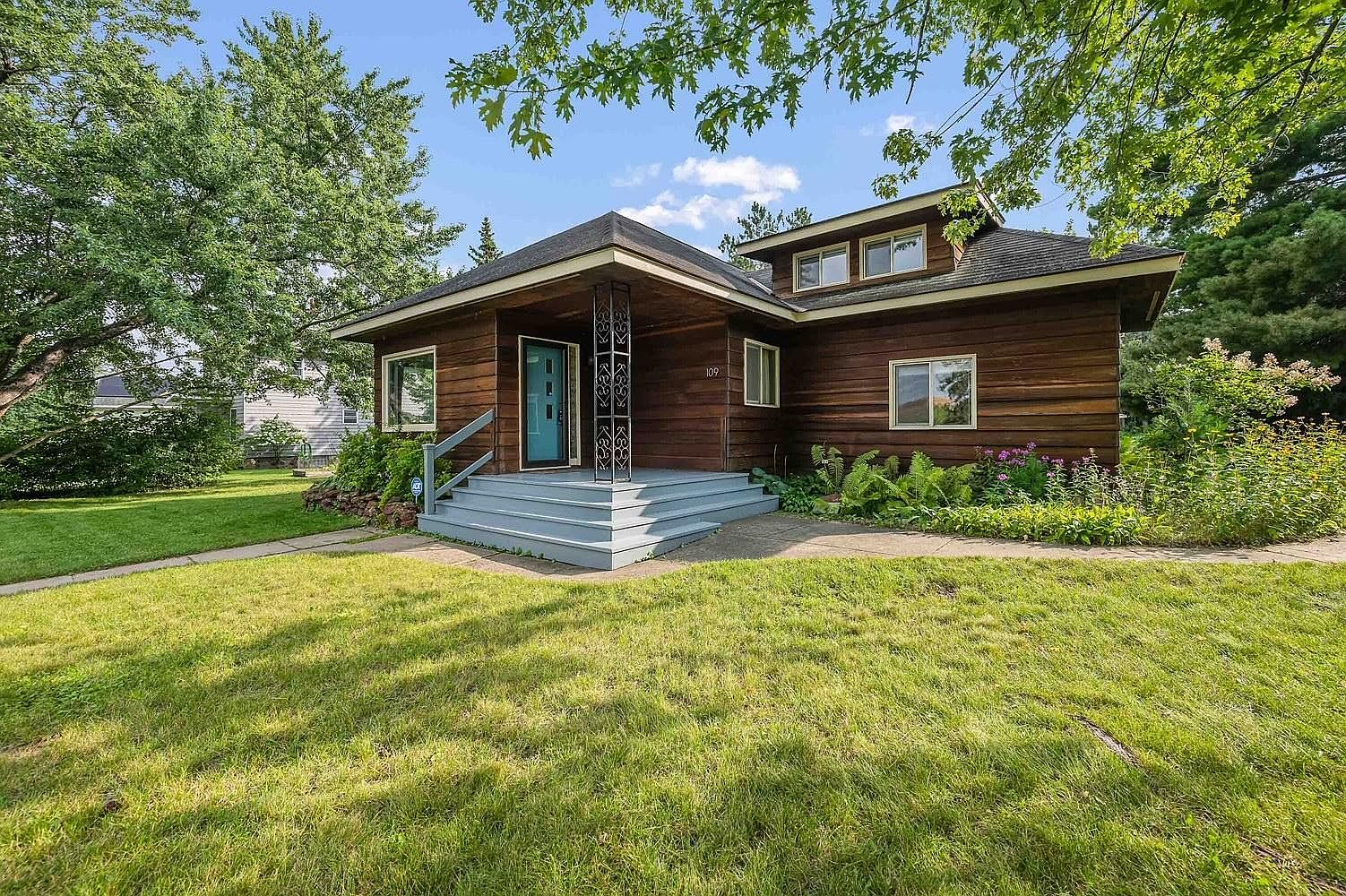 109 Lakeview Blvd, Coleraine, MN 55722 | Zillow