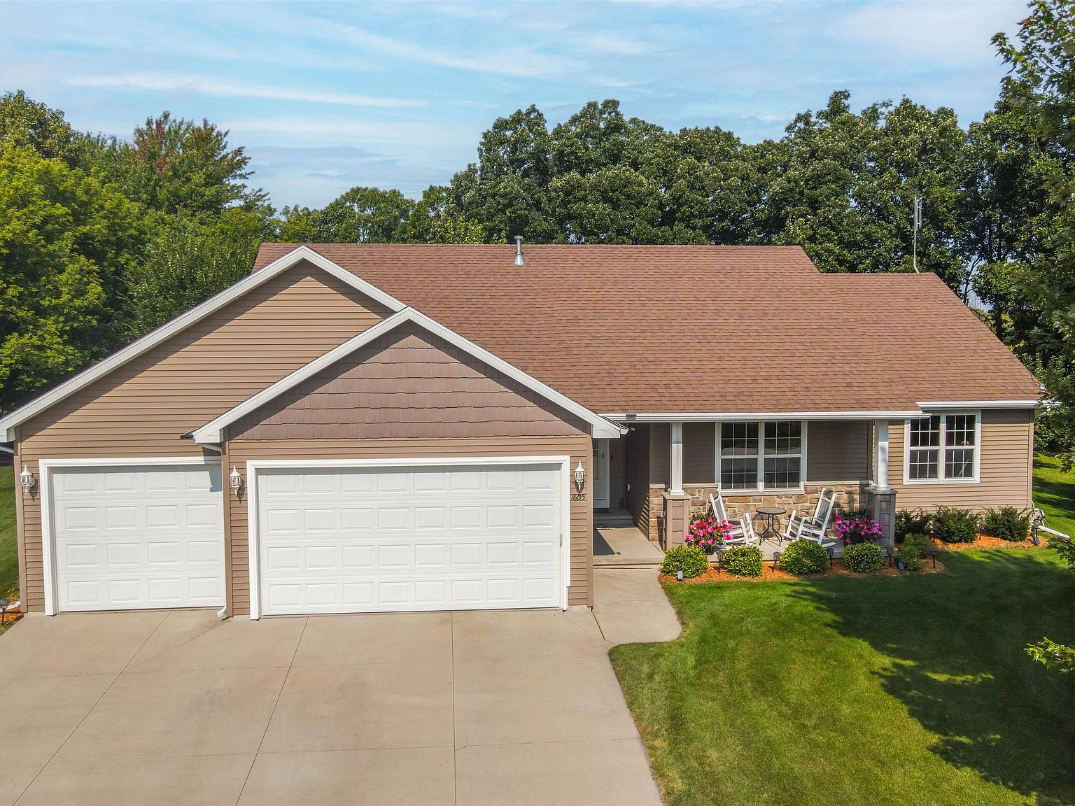 1605 Bluebird Ct, Neenah, WI 54956 | Zillow 1605 Bluebird Ct, Neenah, WI 54956 | Zillow