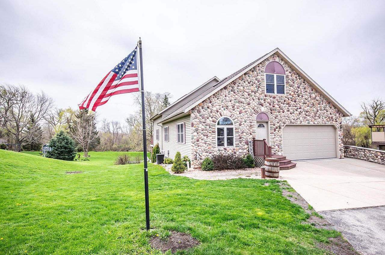 3820 Mayfield ROAD, Jackson, WI 53037 | Zillow