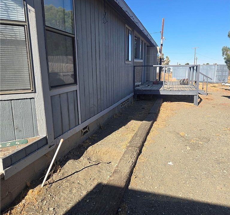 11424 Beekley Rd, Phelan, CA 92371 | Zillow