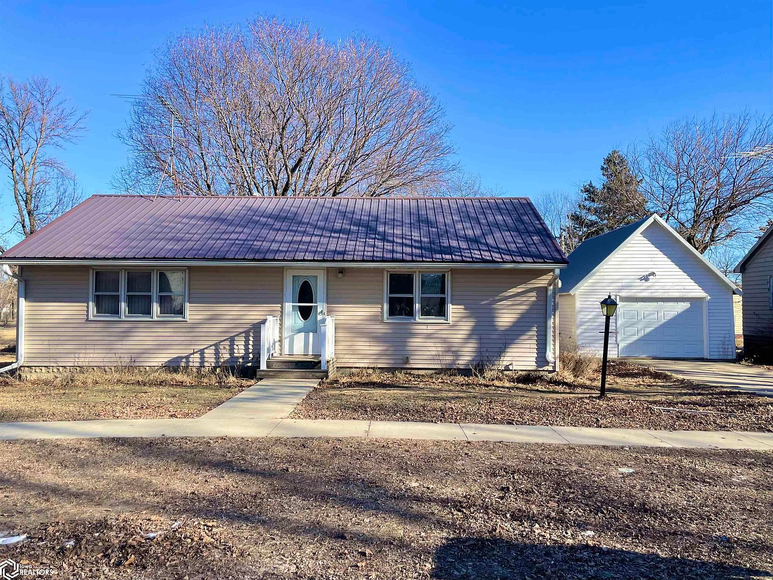 207 1st St NE, Rake, IA 50465 | Zillow