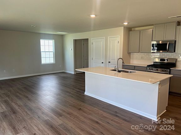 12119 Devon Square Ct #5, Charlotte, NC 28262 | Zillow