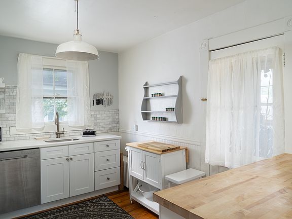 123 Green St #2, Hudson, NY 12534 | Zillow