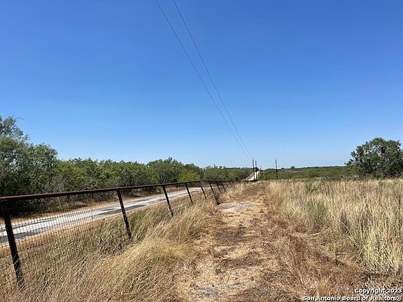 02 COUNTY ROAD 112, Floresville, TX 78114 | MLS #1733223 | Zillow