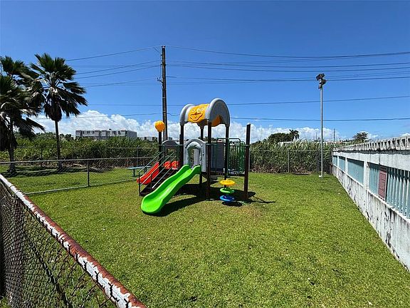 1-107 Plazas De Torrimar Iapt E, Bayamon, PR 00959 | Zillow