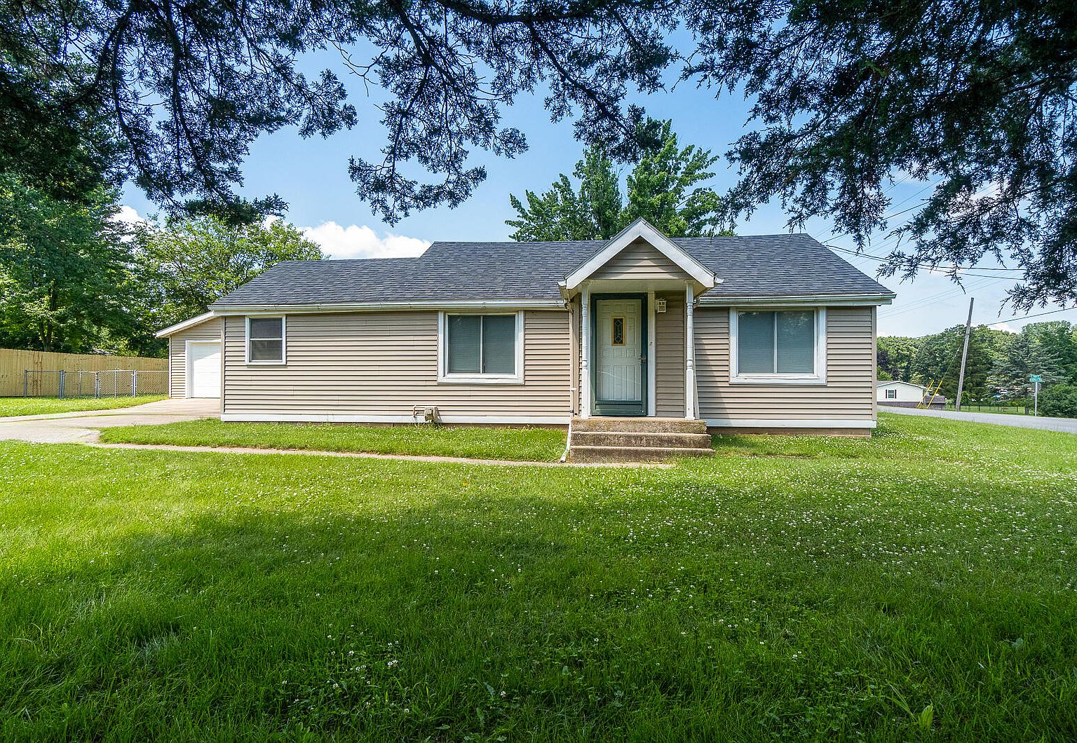1040 Longfellow Ave, Jackson, MI 49202 | Zillow