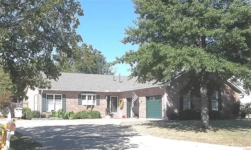 921 S Denman St, Chanute, KS 66720 | MLS #2512625 | Zillow