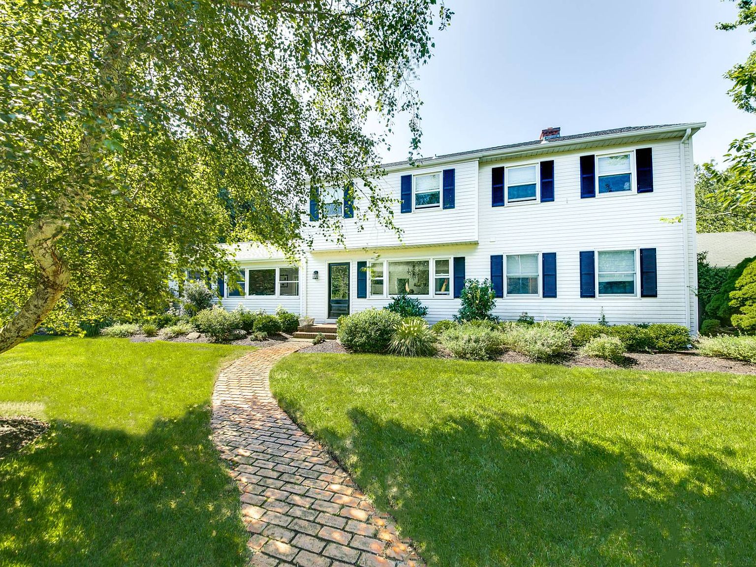 4 Hampton Harbor Rd, Hampton Bays, NY 11946 | MLS #383233 | Zillow
