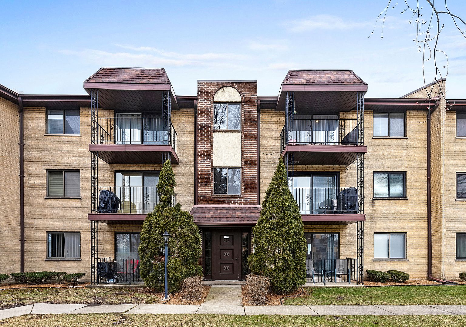 139 E Grand Ave, Bensenville, IL 60106 | Zillow