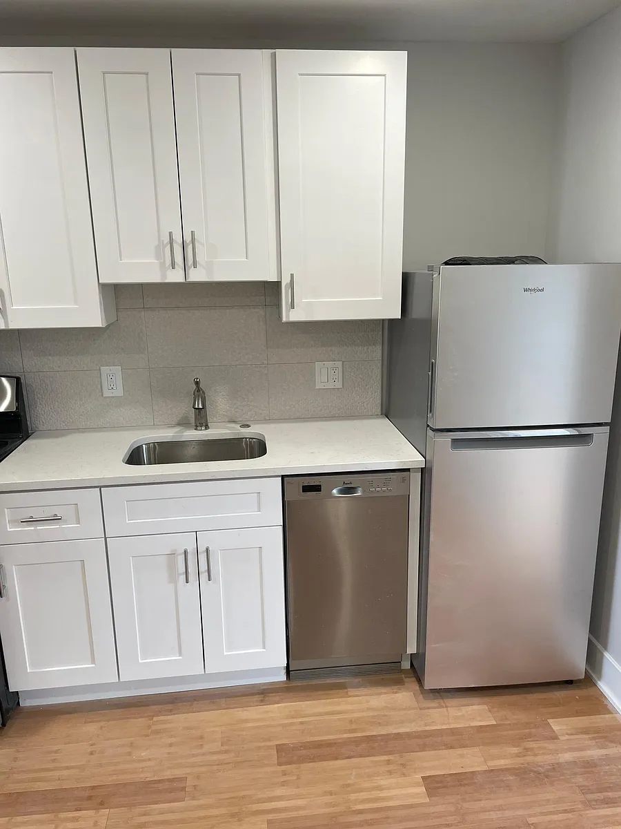 1919 Christian St Apt 3, Philadelphia, PA 19146 | HotPads