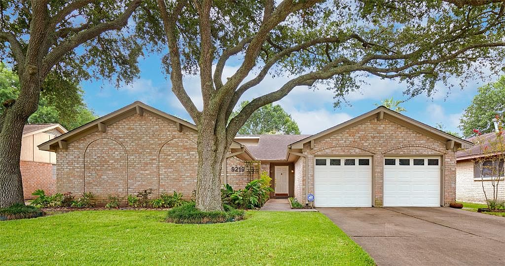 9219 Benning Dr, Houston, TX 77031 | Zillow