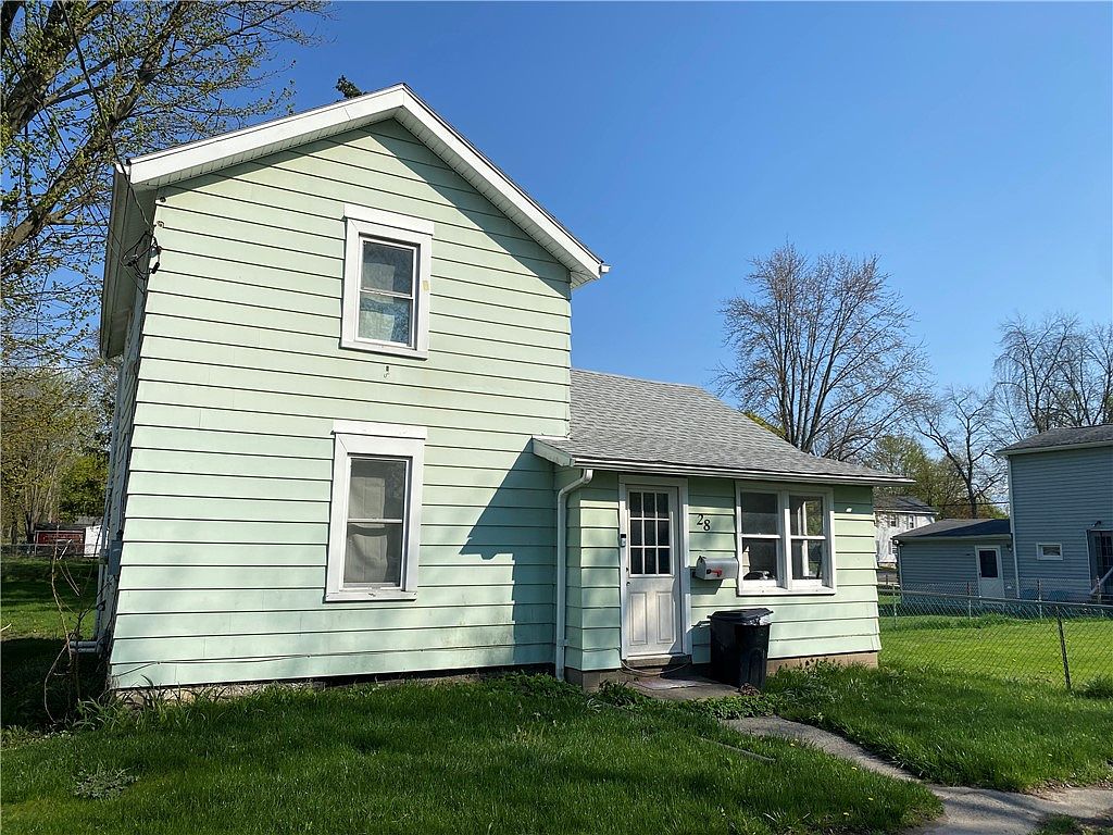 28 Clark St, Waterloo, NY 13165 | Zillow