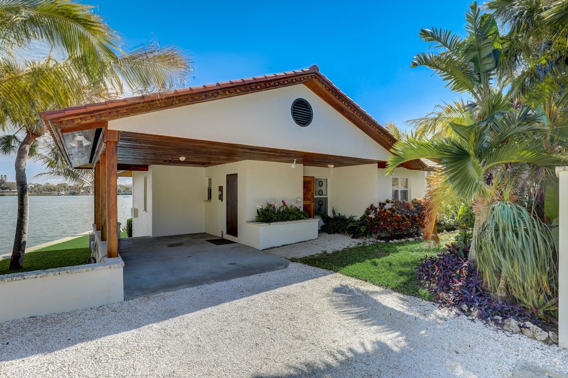 2410 Casey Key Rd, Nokomis, FL 34275 | MLS #A4586886 | Zillow