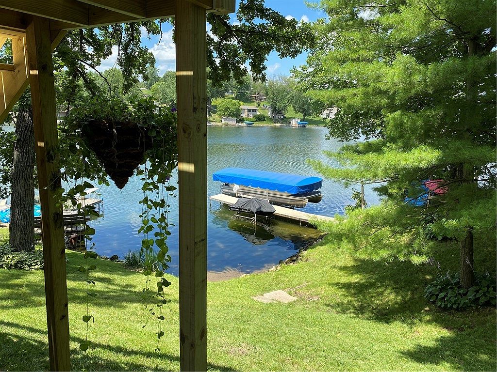 1042 Lakeshore Dr, Brooklyn, IA 52211 | Zillow