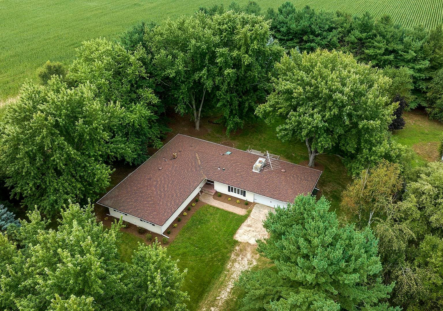 7711 Marjorie Dr, Marengo, IL 60152 | MLS #202304433 | Zillow
