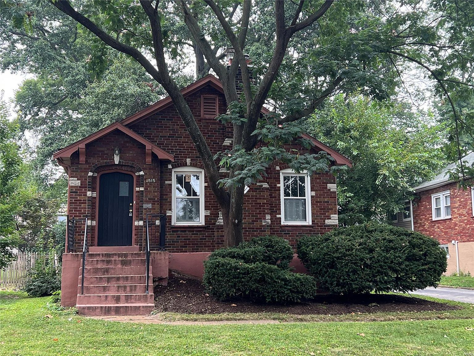 8515 Henrietta Ave, Saint Louis, MO 63144 | Zillow