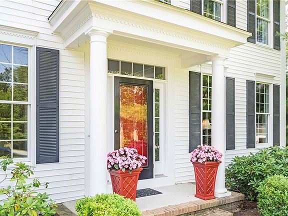 22 Lakeridge Dr S, Orchard Park, NY 14127 | Zillow