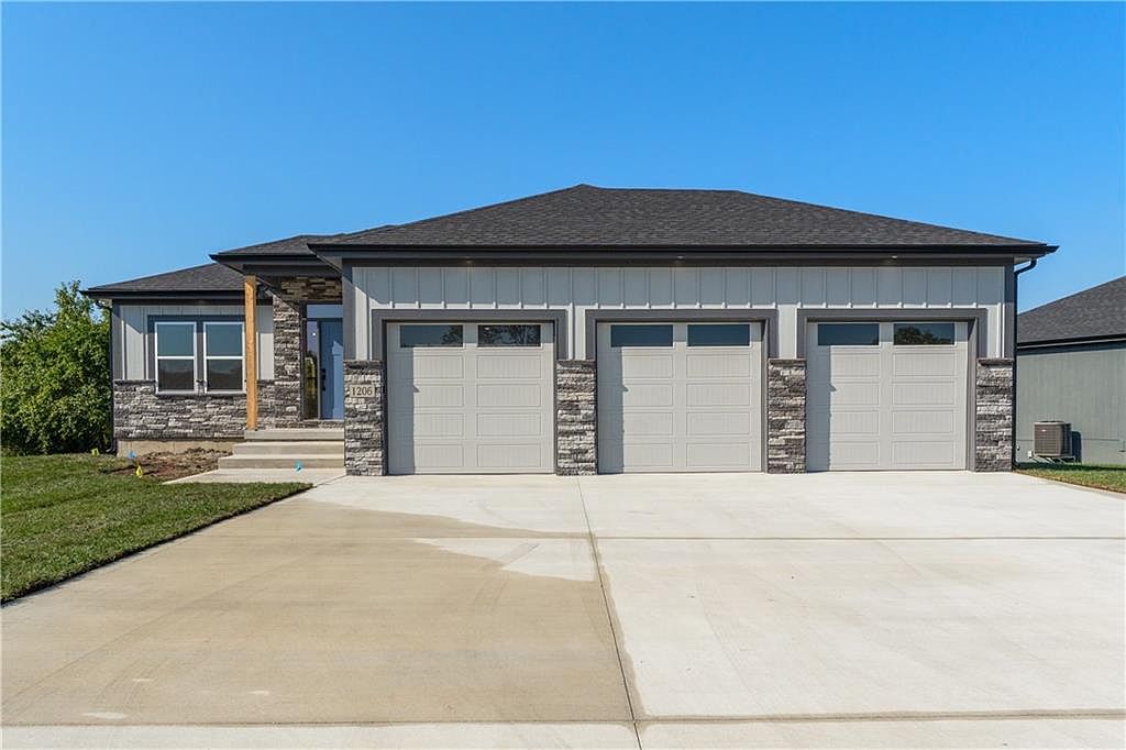 1206 Ladys Ln, Harrisonville, MO 64701 | Zillow