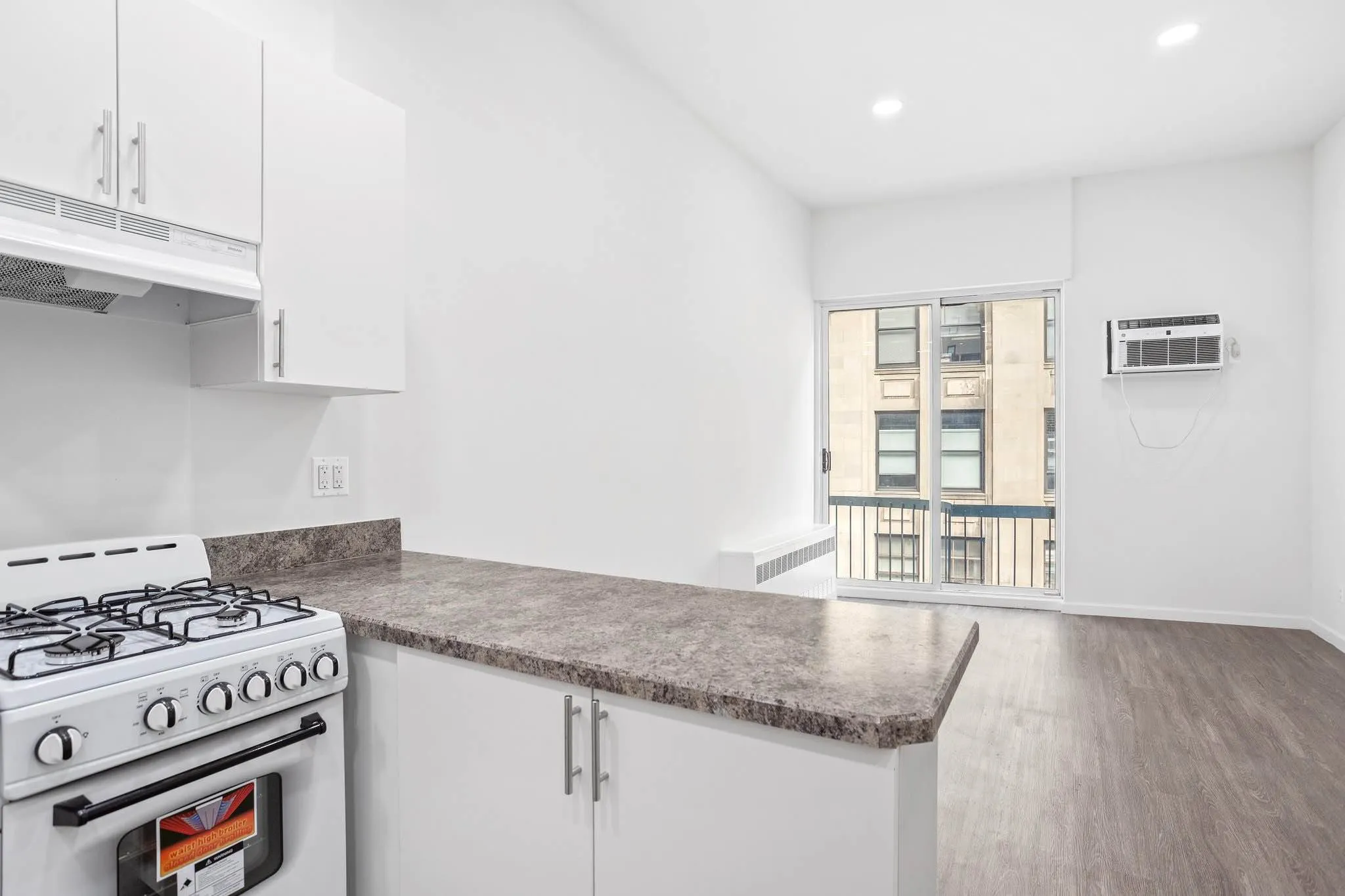 88 Fulton Street #617 in Fulton/Seaport, Manhattan | StreetEasy