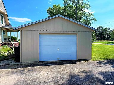 703 East St, Delong, IL 61436 | Zillow