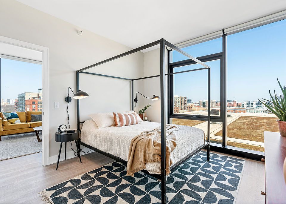 Avra West Loop - 1125 W Van Buren St Chicago IL | Zillow