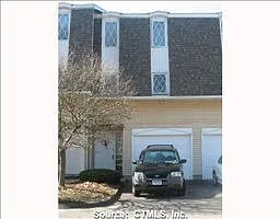 19 Northbrook Ct East Hartford CT | Zillow