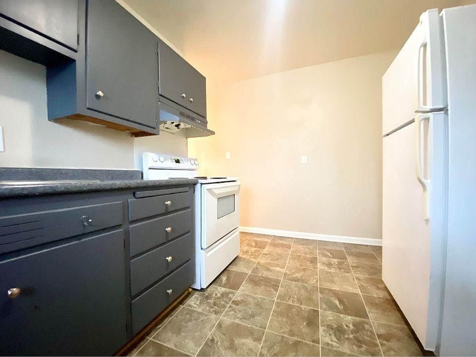 3426 SW 8th St, Des Moines, IA 50315 | Zillow