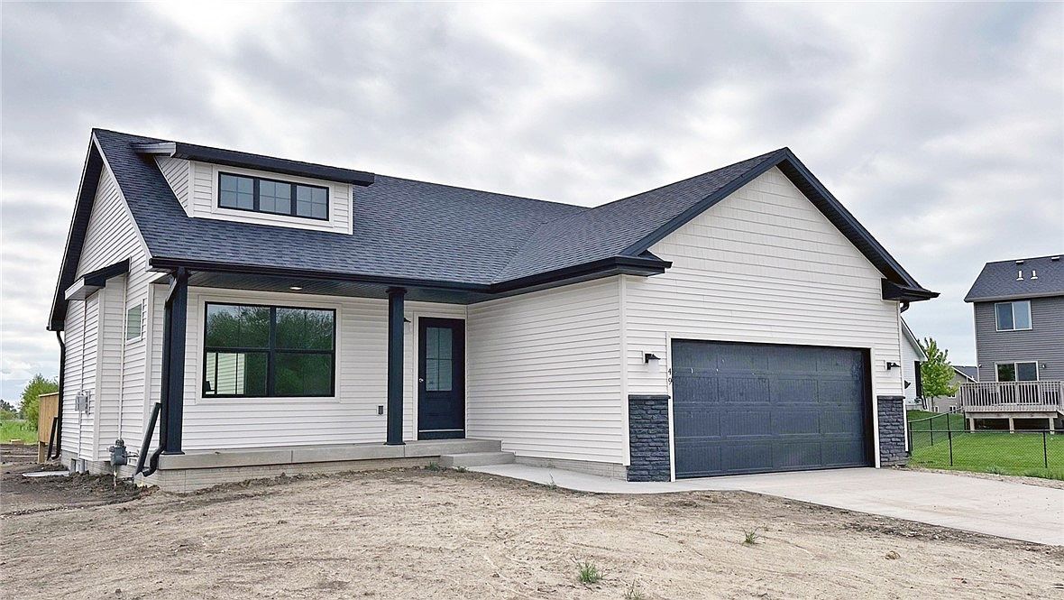 49 NE Wildflower Dr, Pleasant Hill, IA 50327 | Zillow