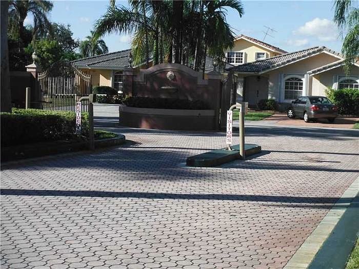 10331 SW 20th Ter, Miami, FL 33165 | Zillow