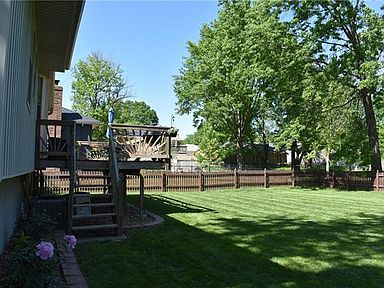 1703 NE Ridgeview Dr, Lees Summit, MO 64086 | Zillow