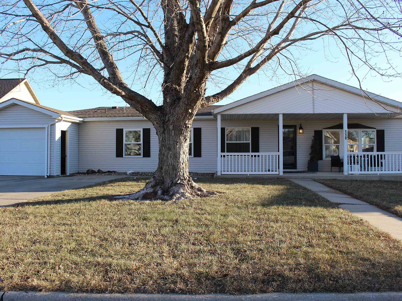 118 Harbor Dr, Lake View, IA 51450 | Zillow